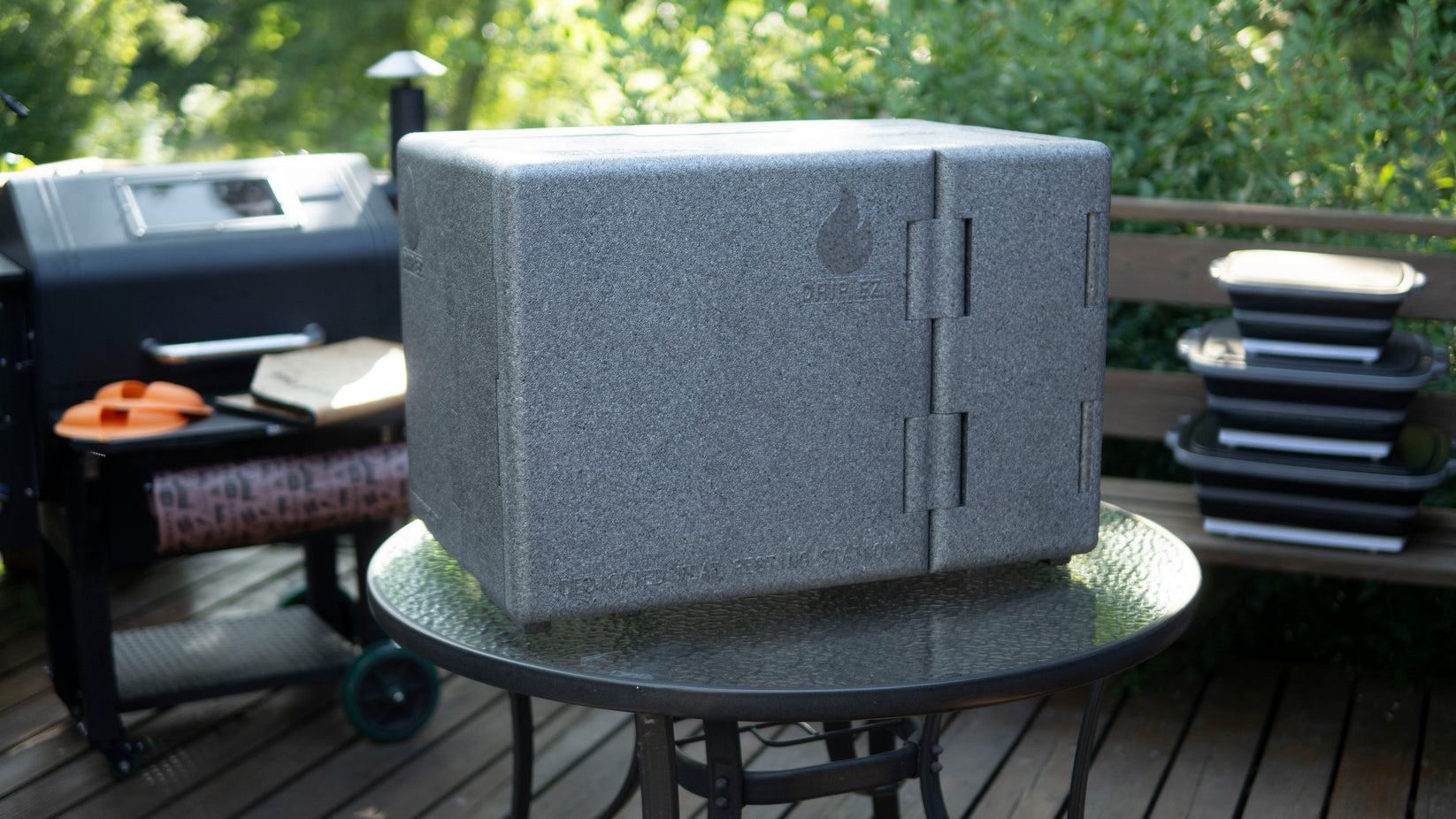 Rest EZ 'Que Crib Meat Resting Station - Includes Bamboo Cutting Board ...